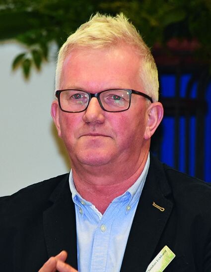 Hans-Christian Eckhardt einstimmig gewählt - DEGA GALABAU das Magazin ...